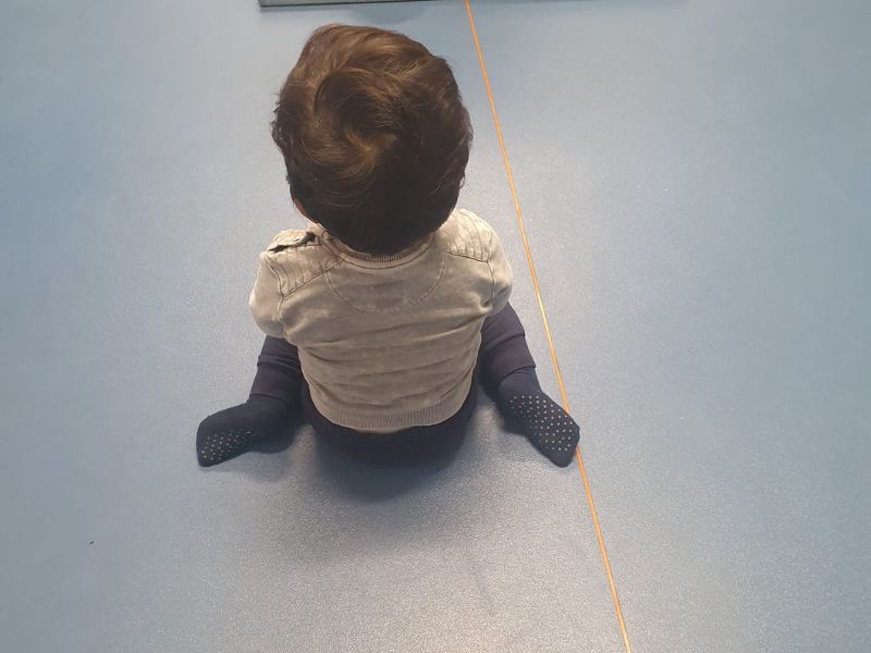 De W-zit houding, waarom dit juist zo slecht is - B&B Kidscare